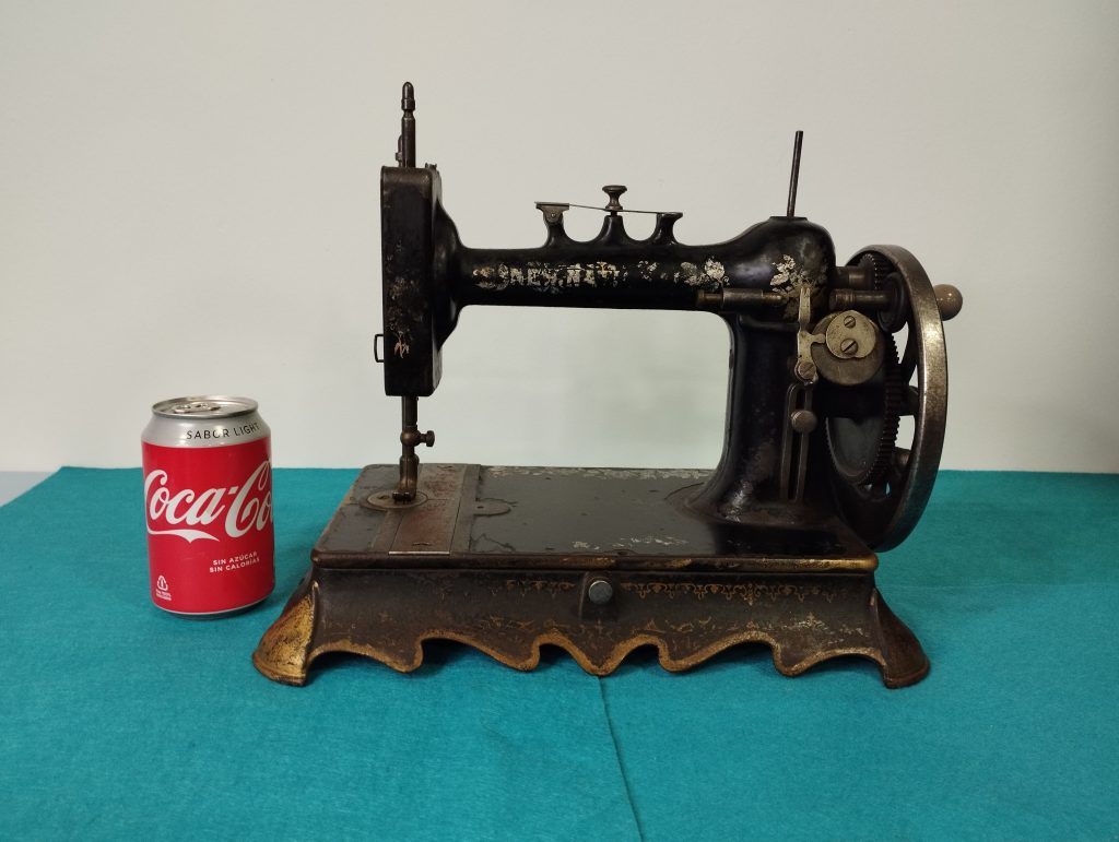 Antigua Máquina de Coser New National / Antique New National Sewing ...